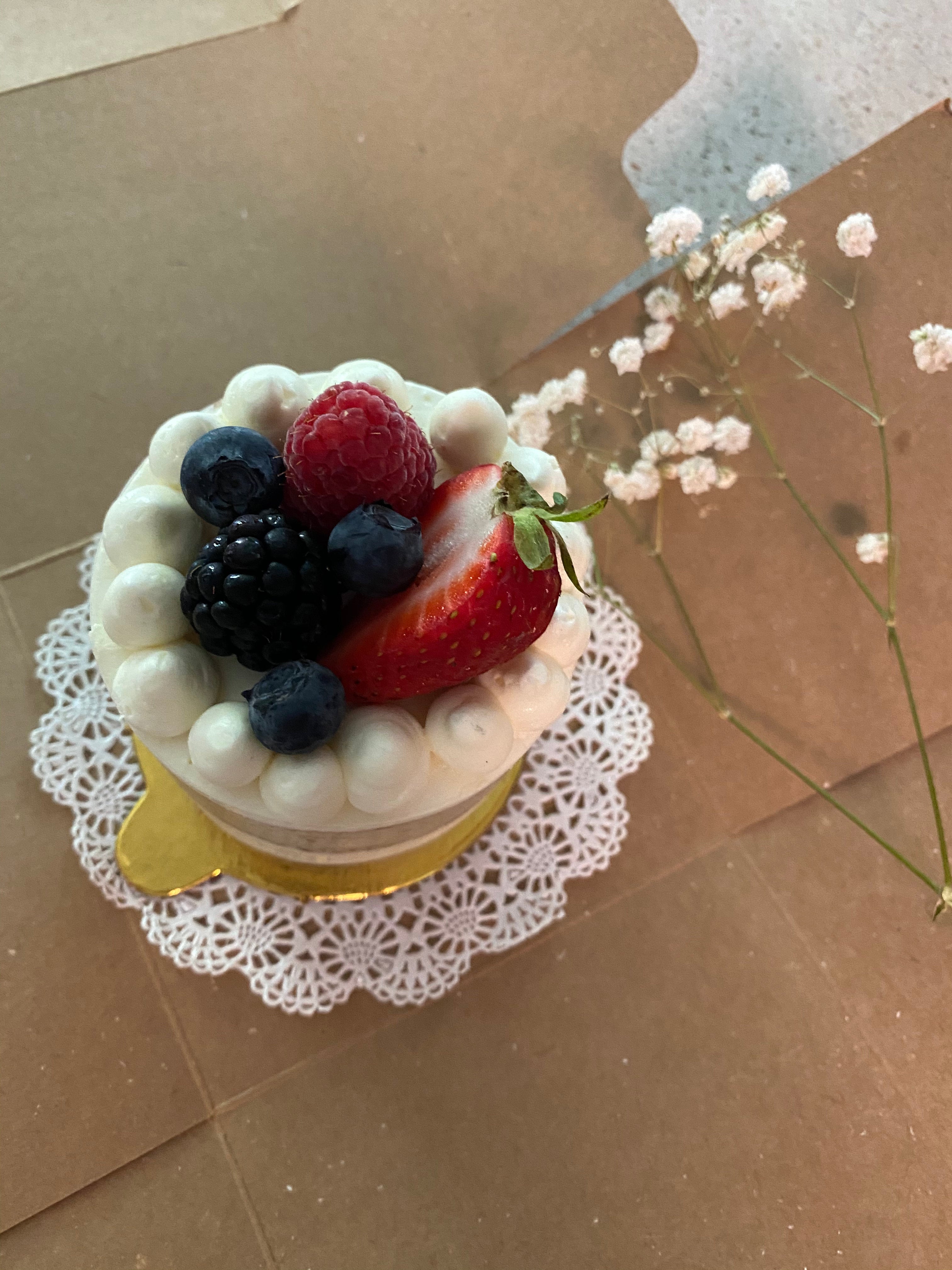 Mixed Berry Cake | Nomada Bakery